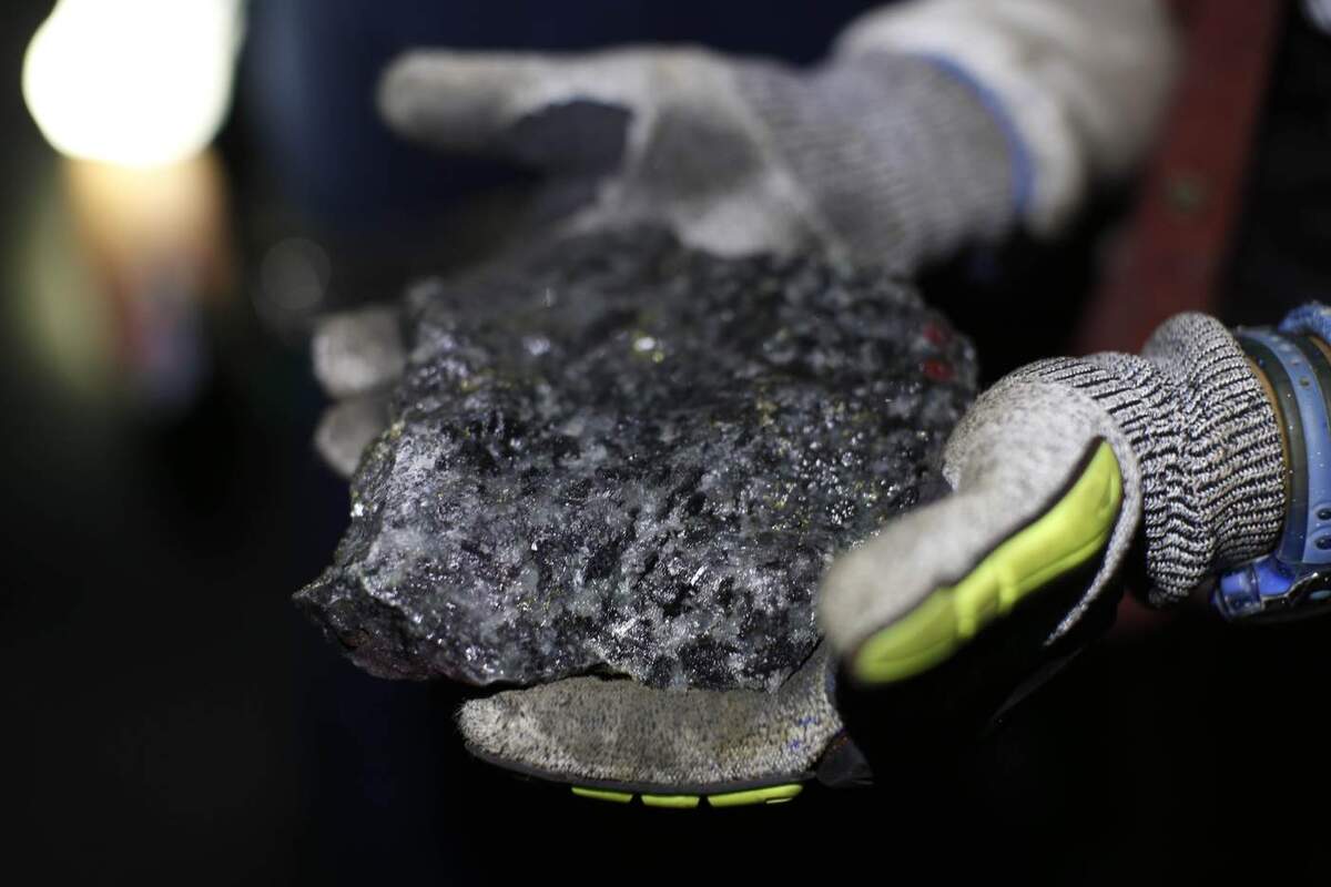 Uranium and gold, favorites of smart investors